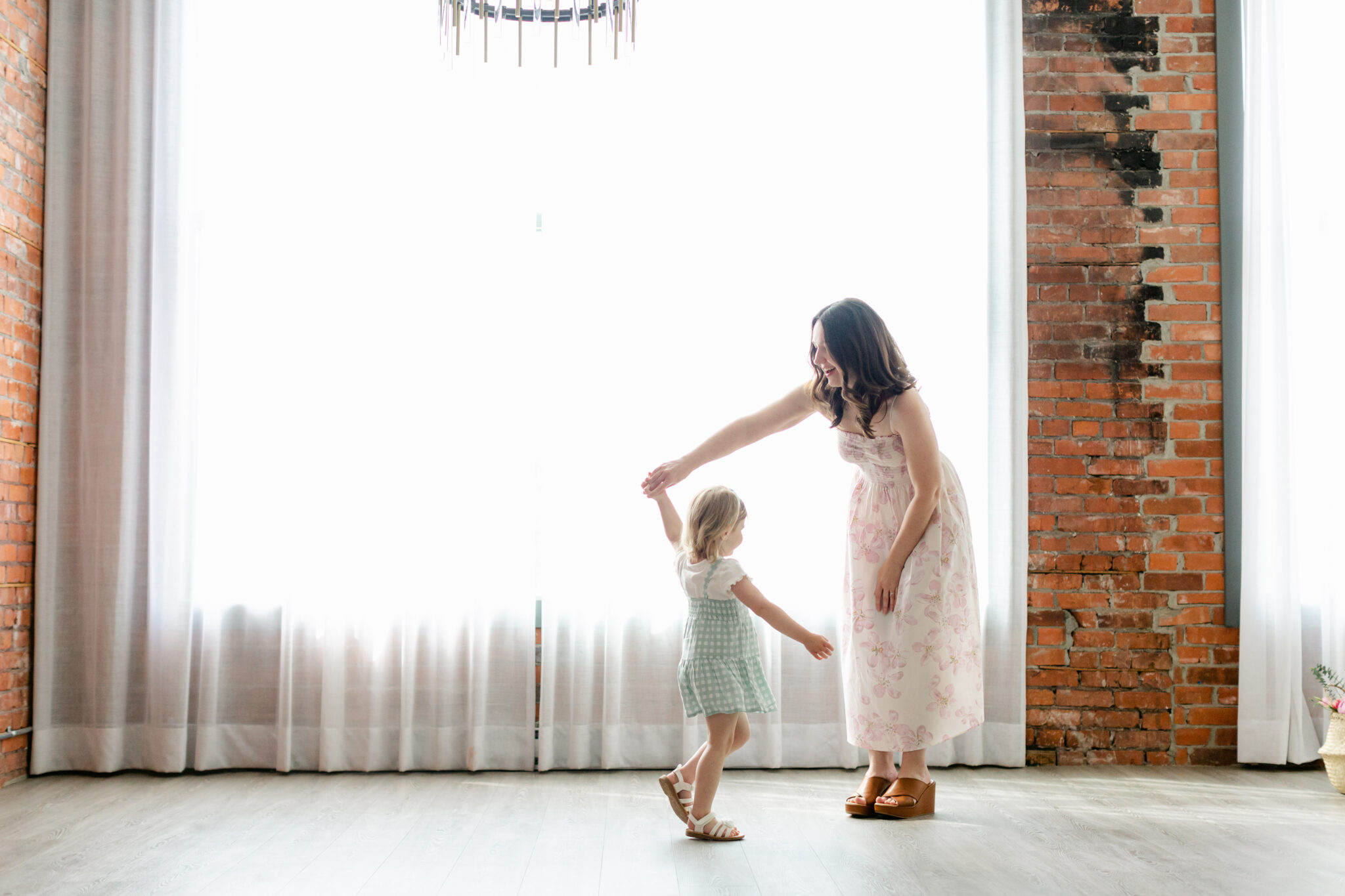 2024 Mother's Day Mini Sessions | Calgary | - sweetgingerphotography.com